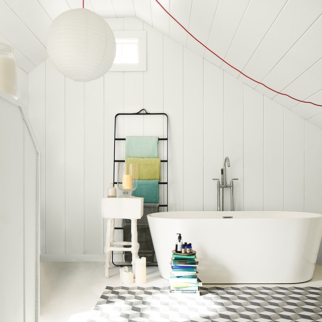 benjamin moore super white bathroom